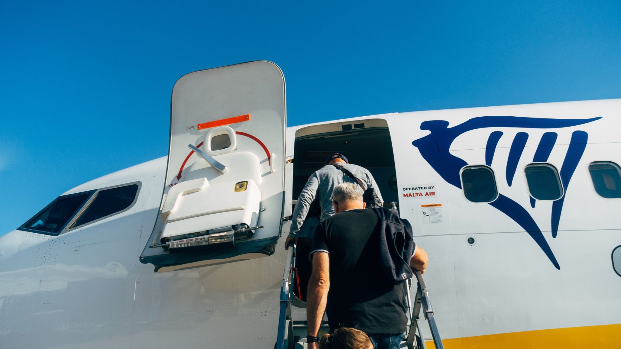 How to Carry Urns and Ashes With You on a Plane - JetSet Sidekick