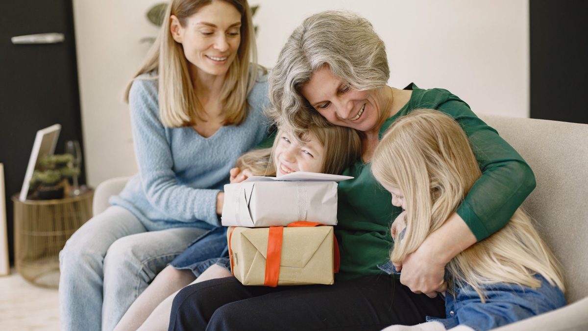 Ultimate Guide to Gifts for Elderly Women - JetSet Sidekick