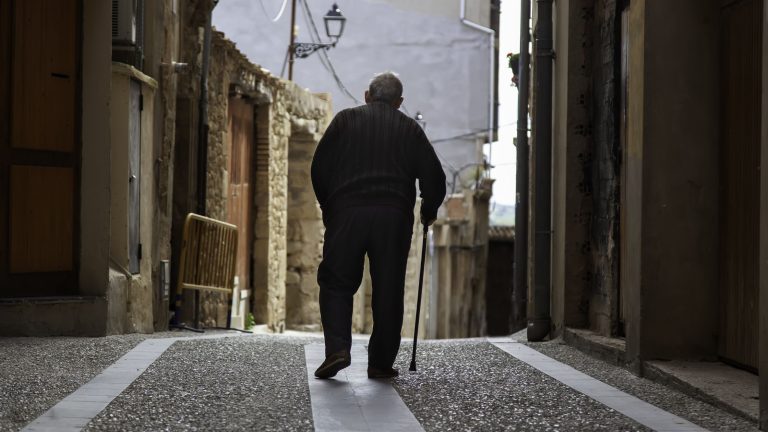 Can You Take a Cane on a Plane? TSA Rules - JetSet Sidekick